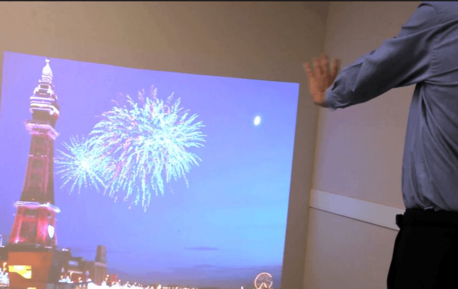 SENse Flex+ | Height Adjustable Projector with Gesture Wall Projection